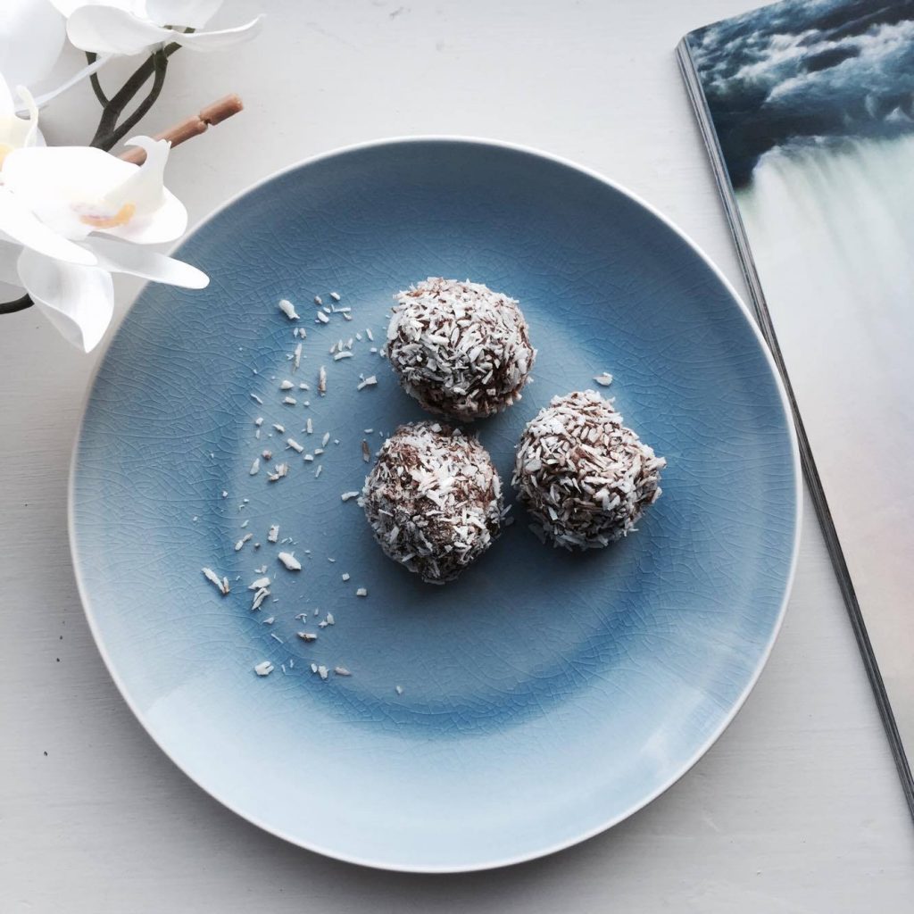 Malibu & chocolate balls: easy gluten-free vegan recipe | Glutenshe